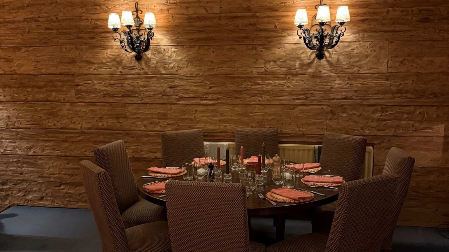 Case Study: Creating a Custom, Distressed Timber Lining | Bowens